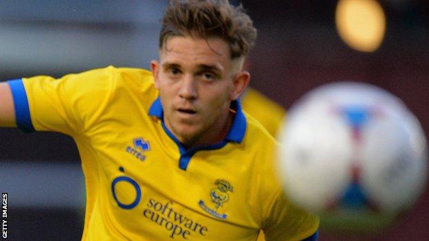 Callum Howe: Southport sign Lincoln City defender on loan - BBC Sport