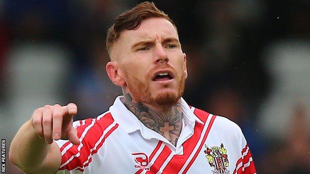 Stevenage: Scunthorpe's Jack King and Arsenal striker Kaylen Hinds join ...