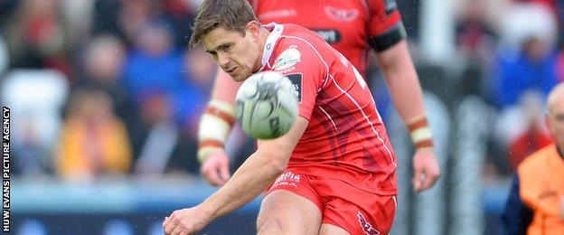Liam Williams: Pivac hopeful over Scarlets full-back's return - BBC Sport