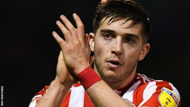 Lynden Gooch: Sunderland winger signs new three-and-a-half year deal ...