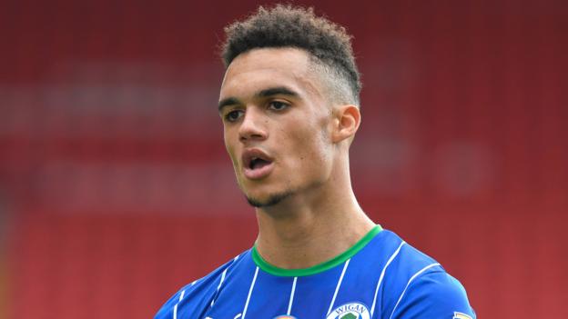 Antonee Robinson: Fulham sign United States left-back from Wigan - BBC ...