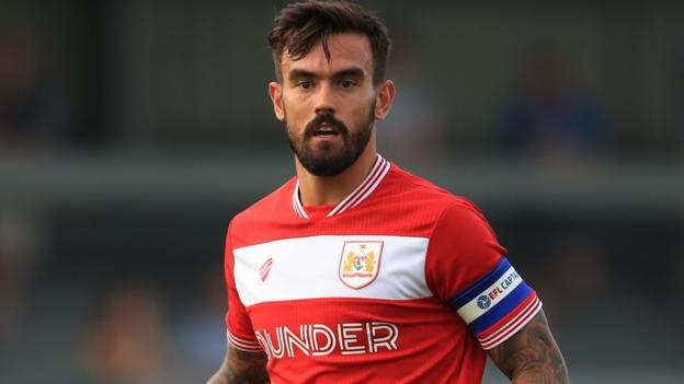 Mo Eisa & Marlon Pack: Bristol City sign Cheltenham striker and extend ...