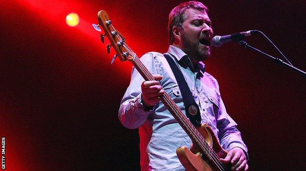 FA Cup & Premier League predictions: Lawro v Doves frontman and Man ...