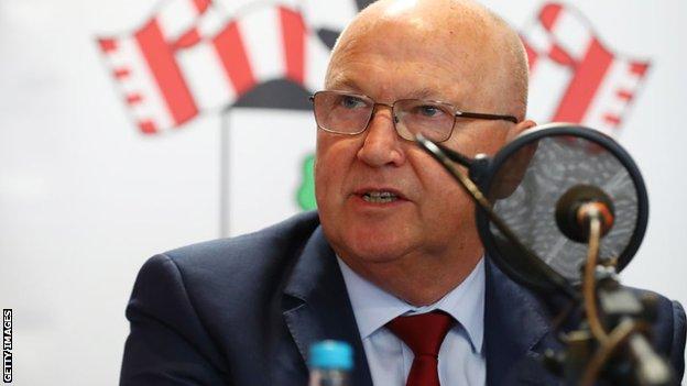 Les Reed warns England Under-21s over 'arrogance' and 'over confidence ...