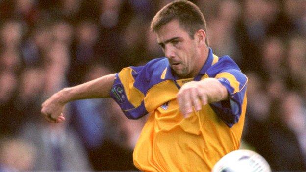 Mark Peters: Mansfield appoint new head of academy coaching - BBC Sport