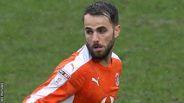 Andrew Shinnie: Luton Town sign ex-Birmingham City midfielder on two ...