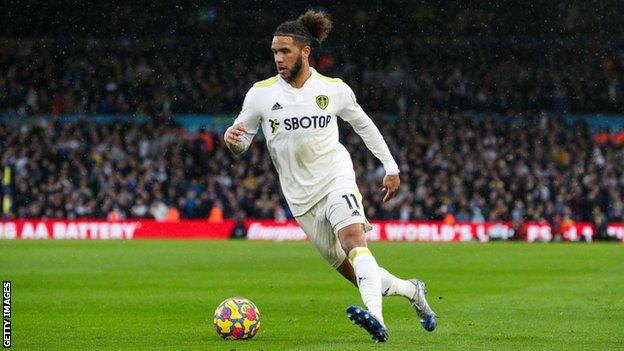 Tyler Roberts: QPR sign Leeds United forward on loan - BBC Sport