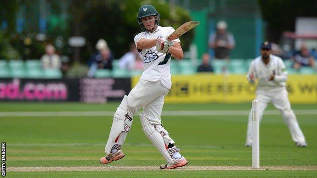 Worcestershire:star Joe Clarke signs new three-year contract - BBC Sport