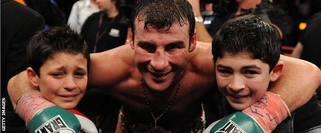 Joe Calzaghe was never tempted by boxing comeback - BBC Sport