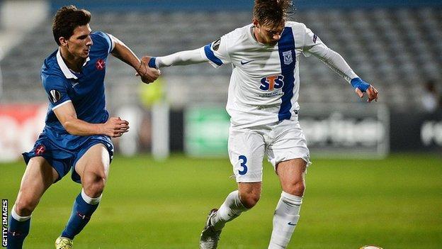 Barry Douglas: Wolves sign Konyaspor defender - BBC Sport