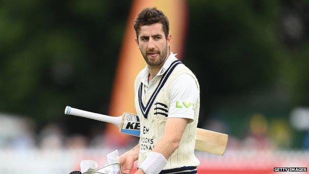 Stephen Eskinazi: Middlesex batter signs new deal until 2024 - BBC Sport