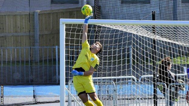 Callum Stanton: Guernsey FC re-sign goalkeeper - BBC Sport