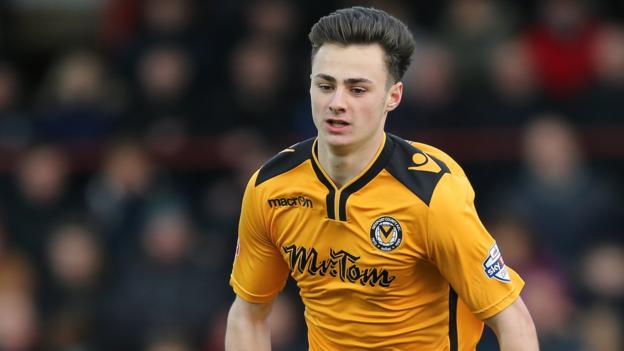 Aaron Collins: Striker rejoins home club Newport County on loan - BBC Sport