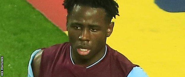 Keinan Davis: Aston Villa's teenage striker signs new contract until ...