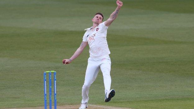 Harry Podmore: Glamorgan sign seamer from Kent - BBC Sport