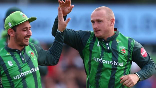 Callum Parkinson: Durham to sign Leicestershire spinner on three-year ...