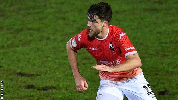 Cameron Burgess: Accrington sign ex-Scunthorpe defender on three-year ...
