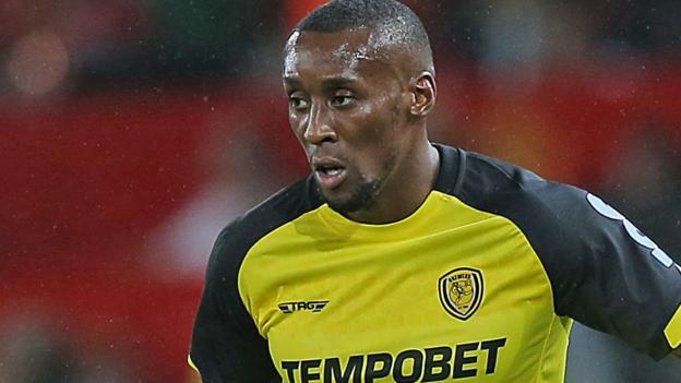 Lloyd Dyer: Burton Albion re-sign winger on short-term deal - BBC Sport