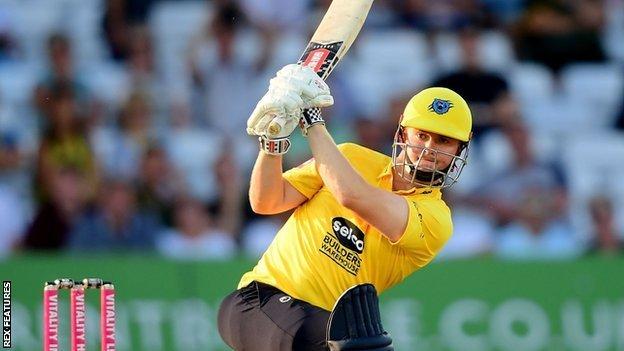 Warwickshire: Ed Pollock signs new one-year deal with Bears - BBC Sport