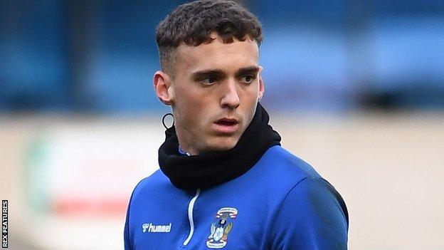 Tom Billson: Scunthorpe United sign Coventry City goalkeeper on loan ...