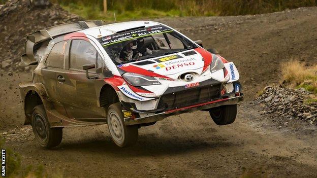 Wales Rally GB: Kris Meeke finishes fourth with strong drive - BBC Sport