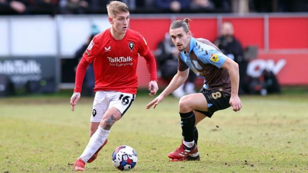Leyton Orient sign Man Utd midfielder Ethan Galbraith & striker Daniel ...
