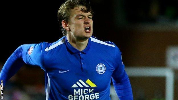 Andrew Fox: Grimsby Town full-back signs one-year contract extension ...