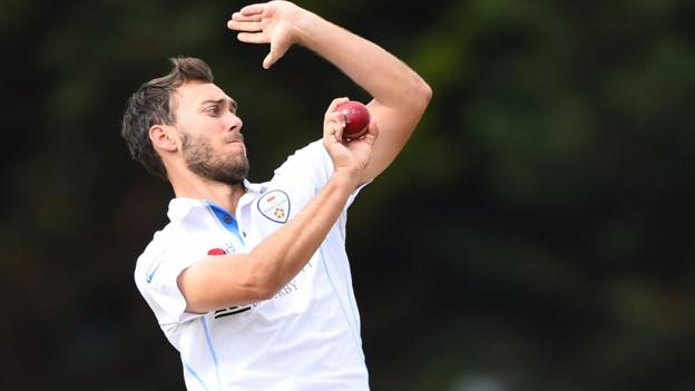 Alex Hughes: Derbyshire all-rounder extends contract until 2021 - BBC Sport
