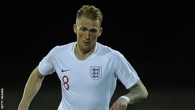 Mitch Pinnock: Midfielder joins AFC Wimbledon from Dover - BBC Sport