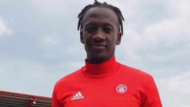 Hamilton Accies sign striker David Moyo after successful trial - BBC Sport