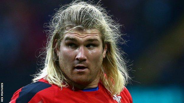 Richard Hibbard: Gloucester hooker 'never too old' for Wales - BBC Sport