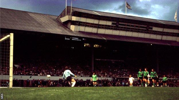 Bayern v St Etienne: Franz Roth remembers & square goalpost curses ...