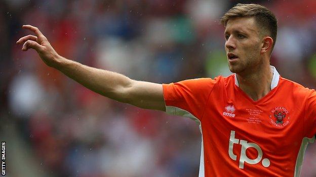 Will Aimson: Bury sign defender after Blackpool departure - BBC Sport