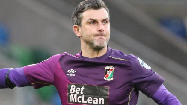 Elliott Morris: Glentoran goalkeeper takes on new coaching role - BBC Sport