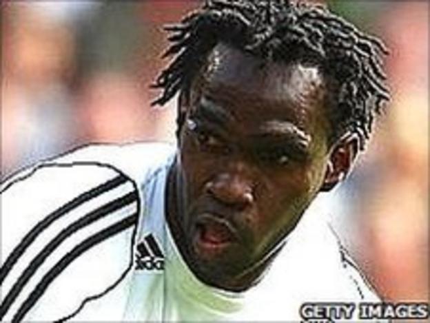 Claude Davis and coach Dean Austin leave Crystal Palace - BBC Sport