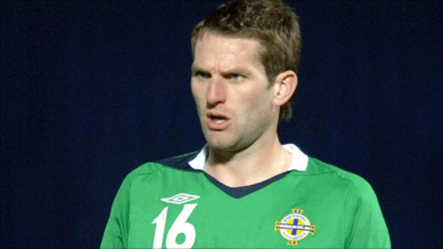 James Quinn and Colin Clarke want Northern Ireland job - BBC Sport