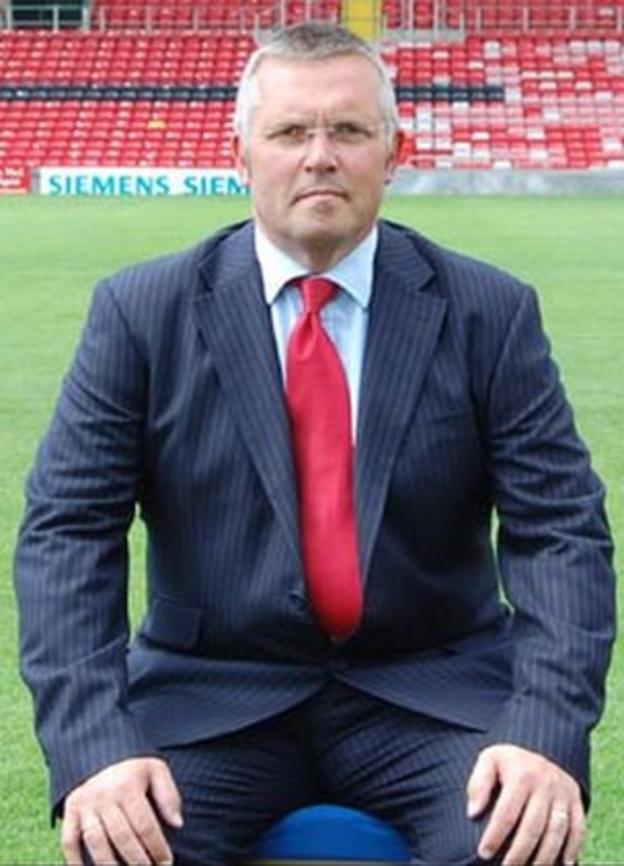 Ex-director concern over Lincoln City investment - BBC Sport