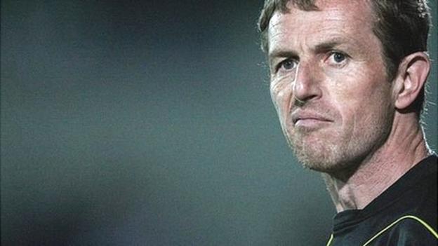 Burton Albion chairman Ben Robinson demands improvement - BBC Sport