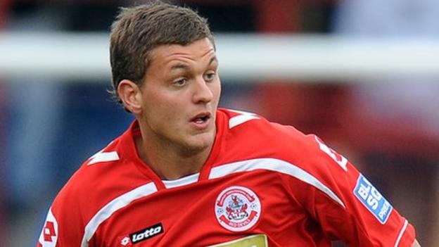 Ben Wright: Forest Green striker rejoins Braintree on loan - BBC Sport