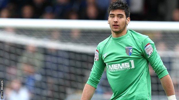 Southampton sign Gillingham goalkeeper Paulo Gazzaniga - BBC Sport