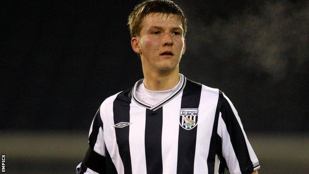 Paul Downing & Connor Taylor sign one-year deals for Walsall - BBC Sport