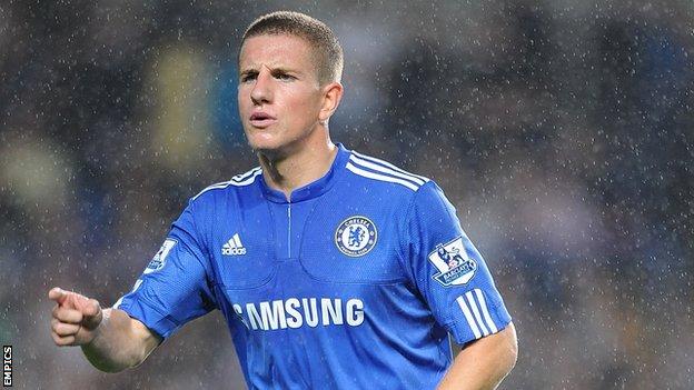 Chelsea's Sam Hutchinson joins Nottingham Forest on loan - BBC Sport