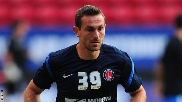 Brentford sign Charlton Athletic striker Paul Hayes - BBC Sport