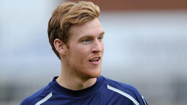 Kidderminster Harriers' Kyle Storer undergoes knee surgery - BBC Sport