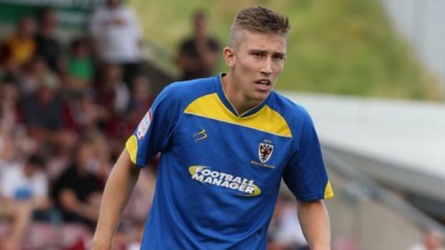 Reading's Angus MacDonald returns to Torquay on loan - BBC Sport