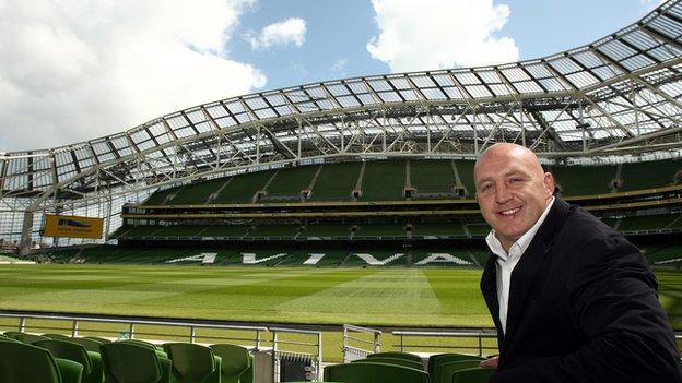 Keith Wood part of Ireland coach interview panel - BBC Sport