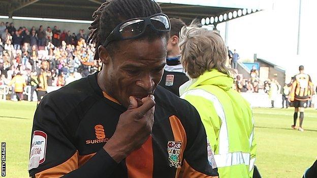 Edgar Davids: Barnet head coach set to discuss future - BBC Sport