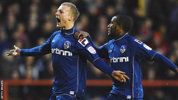 Oldham Athletic: Robbie Simpson among five players released - BBC Sport