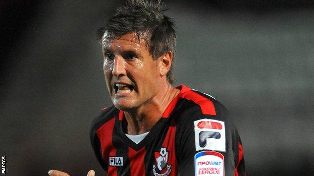 Steve Fletcher: AFC Bournemouth legend announces retirement - BBC Sport