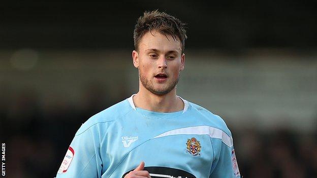 Dagenham & Redbridge: Wayne Burnett releases six players - BBC Sport